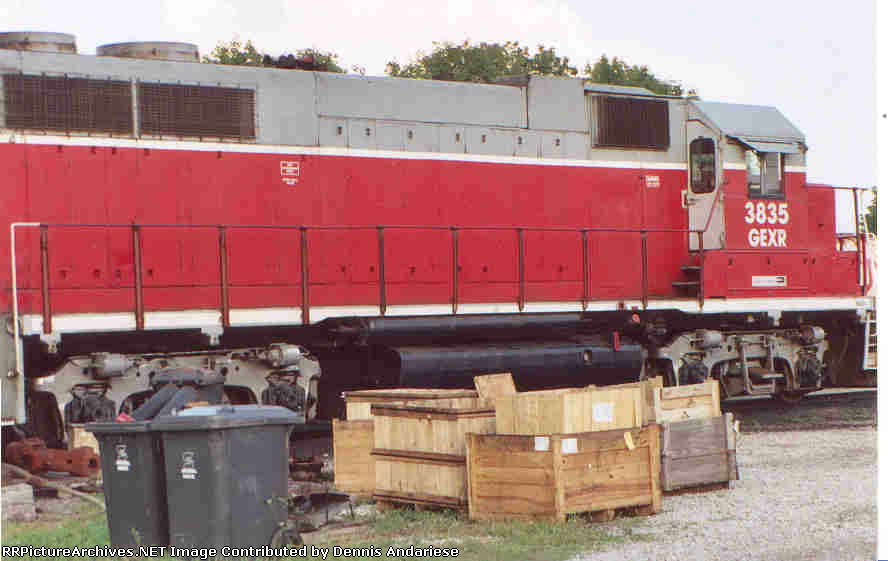 GEXR 3835 outside shop